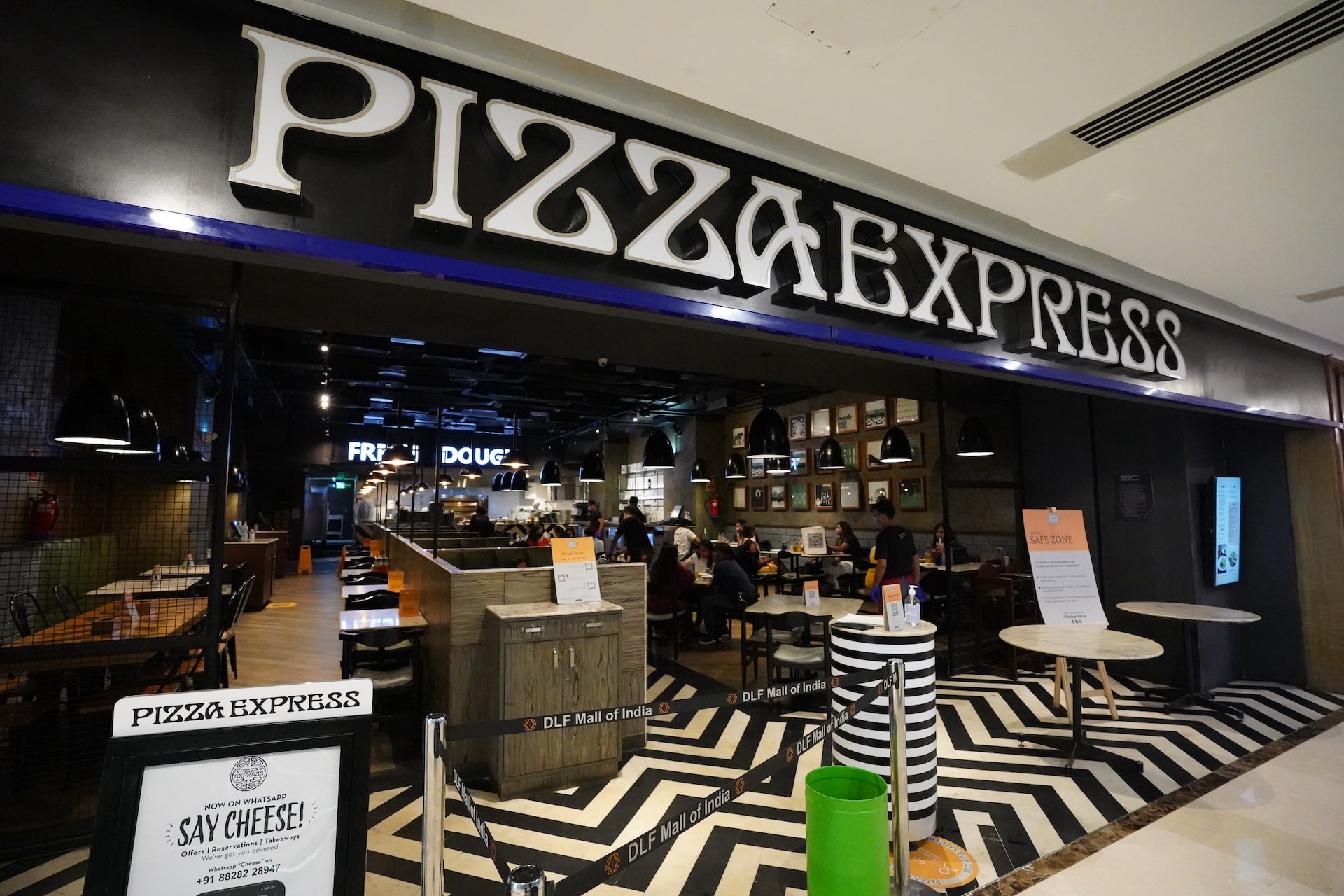 PIZZA EXPRESS | DLF Mall of India